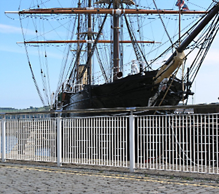 Fencing and railings, Discovery Museum, Dundee | Lang+Fulton | ESI ...