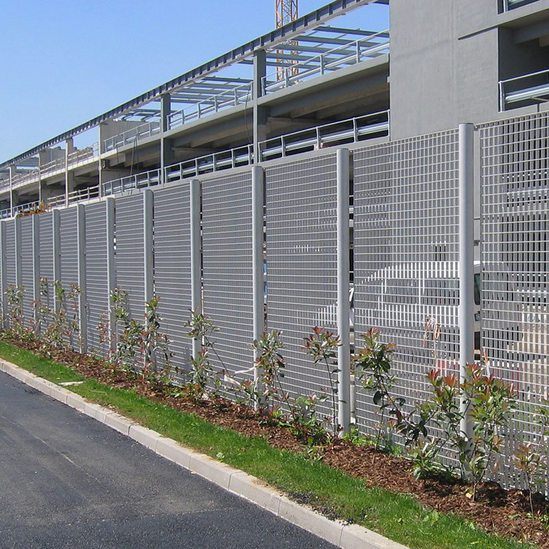 Verona steel grating fences | Lang+Fulton | ESI External Works