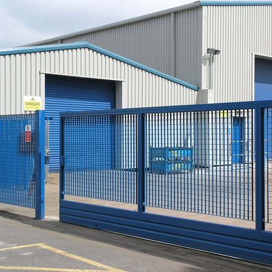 Verona steel grating fences | Lang+Fulton | ESI External Works