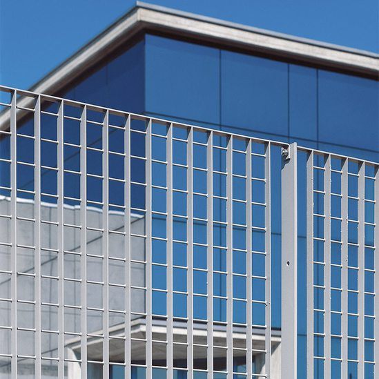 Verona steel grating fences | Lang+Fulton | ESI External Works