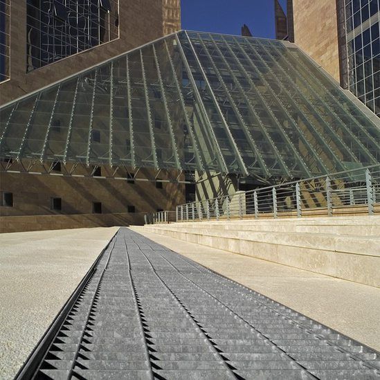 Electrofused floor grating | Lang+Fulton | ESI Building Design