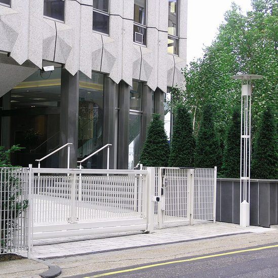 Steel grating gates | Lang+Fulton | ESI External Works