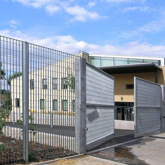 Steel grating gates | Lang+Fulton | ESI External Works