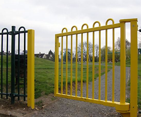 TR800 Play bow-top self-raking railings | Heras UK | ESI External Works