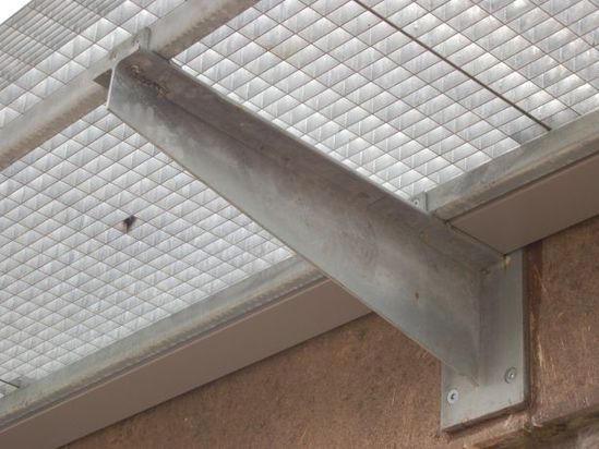 Variable steel gratings for walkways | Elefant Gratings | ESI Building ...