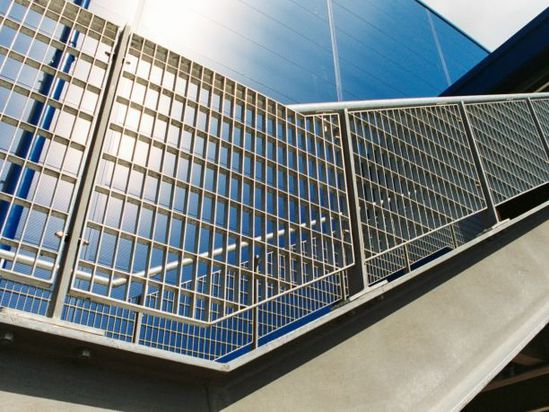 Type N steel balustrade infill | Elefant Gratings | ESI Building Design
