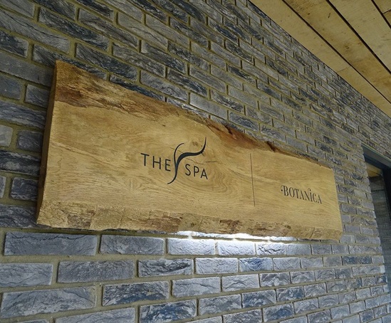 External directional signage for exclusive hotel and spa | Fitzpatrick ...