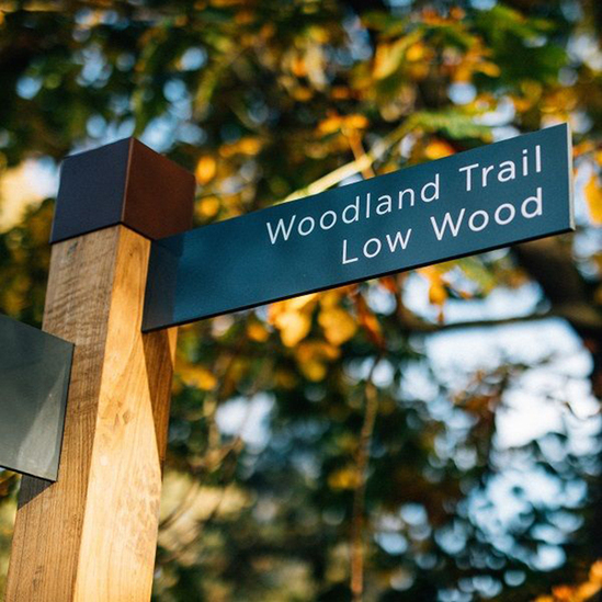 Grenadier™ oak and aluminium fingerpost | Fitzpatrick Woolmer | ESI ...