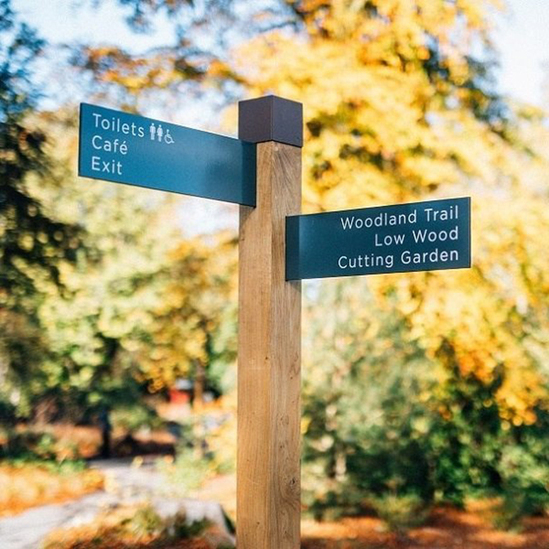 Grenadier™ oak and aluminium fingerpost | Fitzpatrick Woolmer | ESI ...