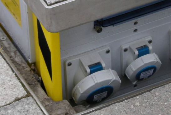 Retractable service units at Exeter University | Pop Up Power Supplies ...