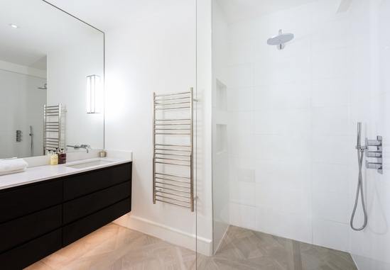 Ashdown 520 flat-front stainless steel heated towel rail | JIS Europe ...