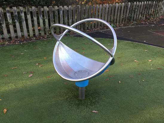 Tulip Spinning Disc - spinner for outdoor play, ages 3+ | Massey ...