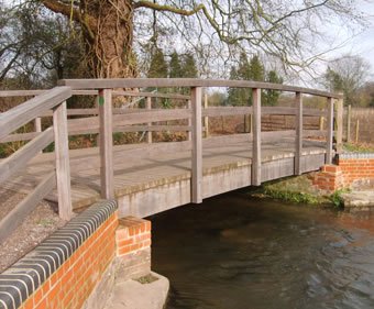 Solid timber beam footbridges | Sarum Hardwood Structures | ESI ...