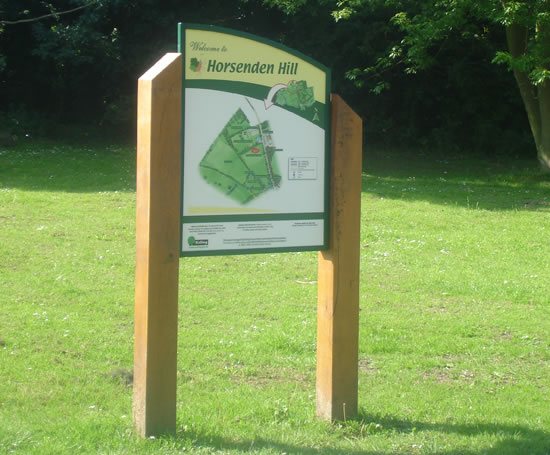 Vertically mounted timber interpretation signs | Shelley Signs | ESI ...