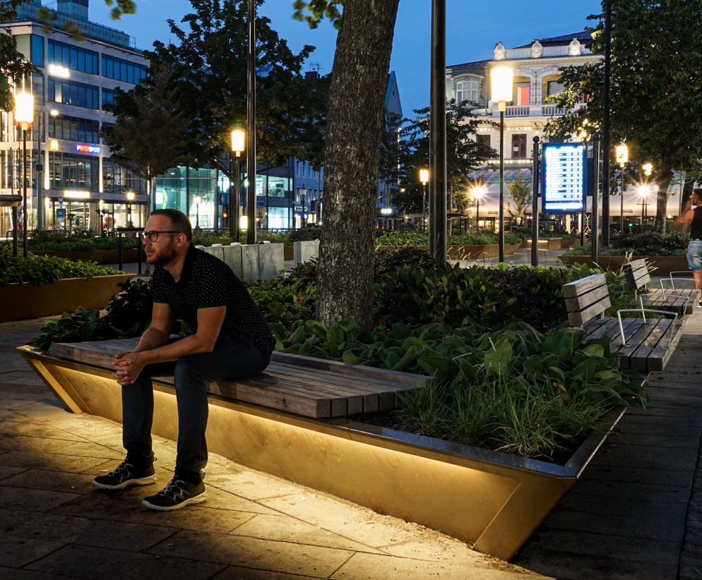 Park seating - Brunnsparken, Gothenburg | Streetlife | ESI External Works