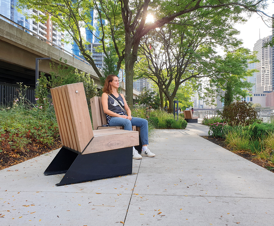 Street furniture - Chicago Riverwalk East | Streetlife | ESI External Works