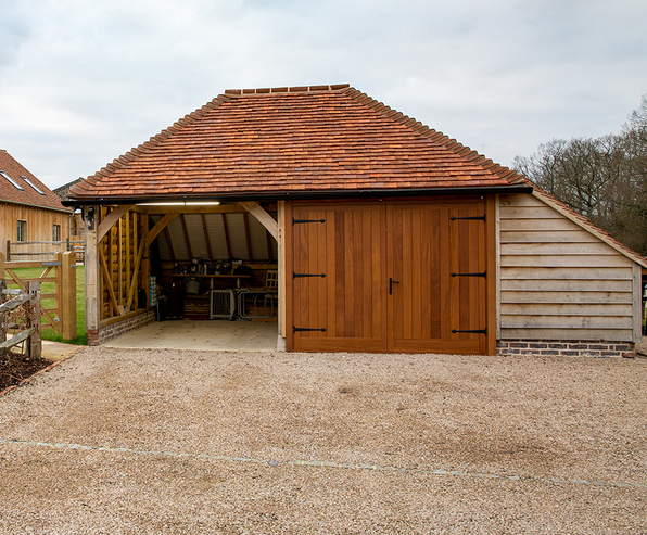 Oak-framed garages | Round Wood of Mayfield | ESI Building Design
