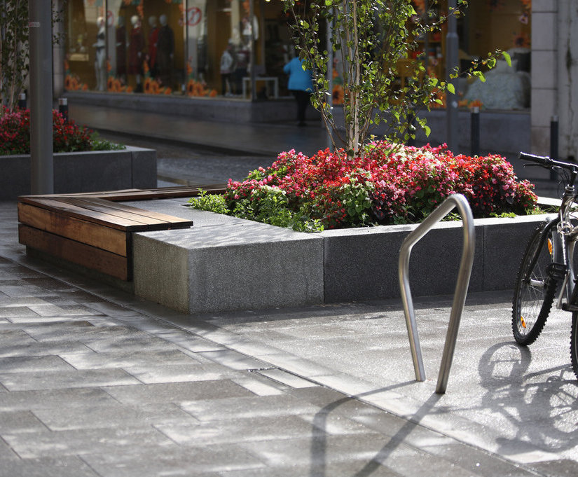 Bespoke concrete seating for Athlone town centre | Omos | ESI External ...