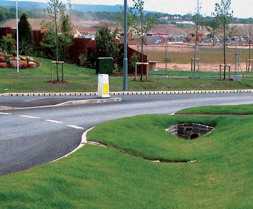 ACO KerbDrain® combined kerb and drainage system | ACO Water Management ...
