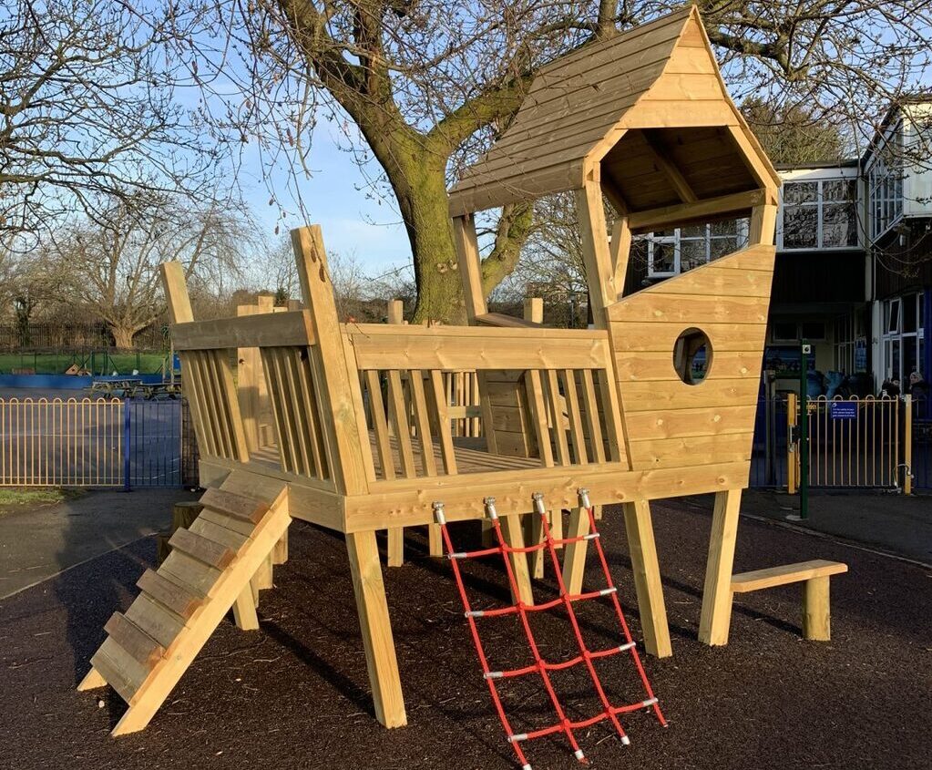 Bespoke treehouse for EYFS play area at London school | Setter Play ...