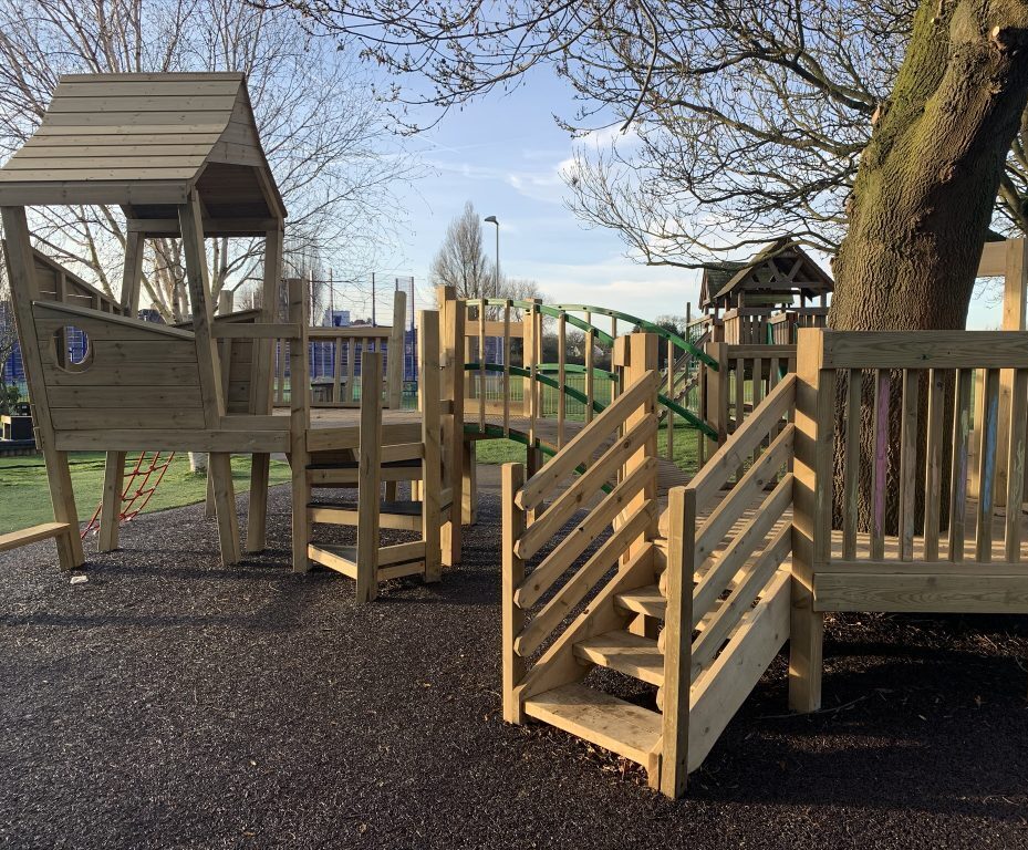 Bespoke treehouse for EYFS play area at London school | Setter Play ...