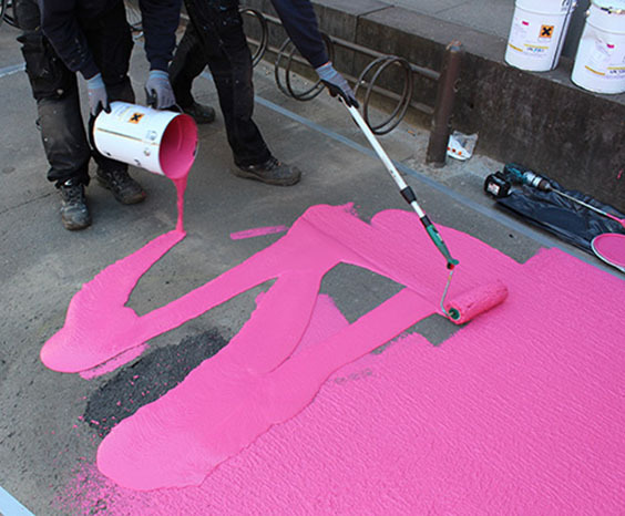 PlastiRoute™ RollPlast cold plastic MMA anti-skid paint | Geveko ...