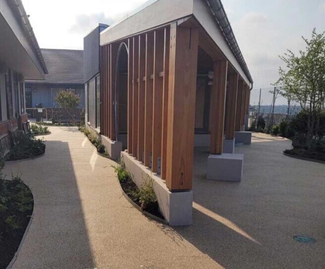 Resin bound porous pathways for hospital garden | Addagrip Terraco ...