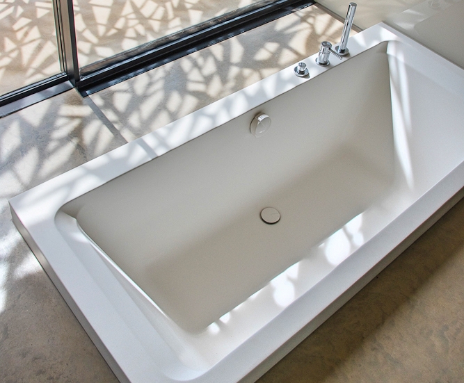 Semi-sunken bath for RIBA award-winning home | Design & Form | ESI ...
