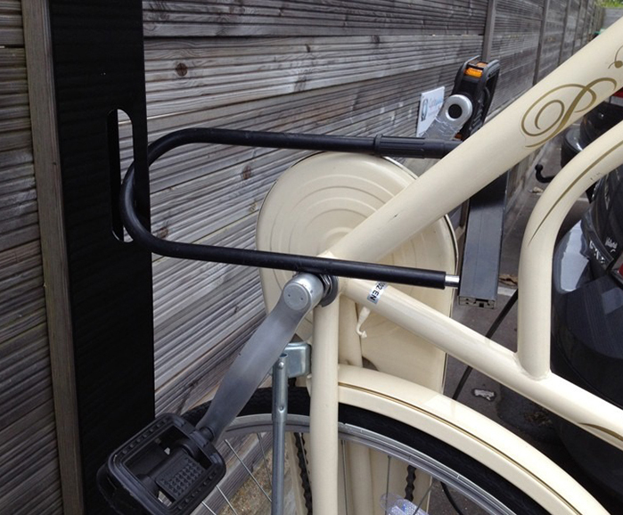 Westerham vertical bike rack with 3-point locking | Cyclepods | ESI ...