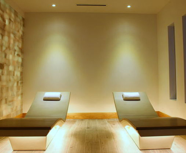 Bespoke spa suite with salt room and heated loungers | Drom UK | ESI ...