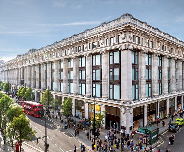 ALUrail and pedestal system for Selfridges' roof terrace | Buzon UK ...