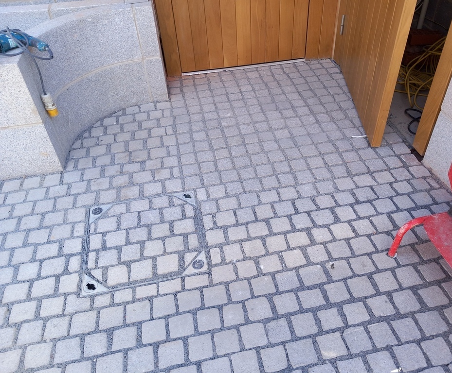 Residential Bound Permeable Pavement - Hackney | Steintec | ESI ...