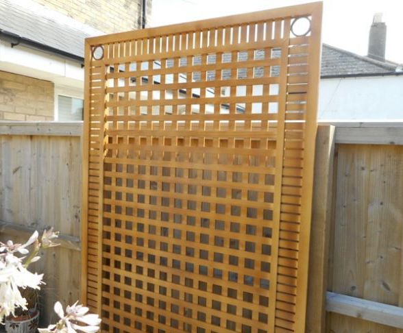 Bespoke wooden trellis panels | Vertopia Gardens | ESI External Works