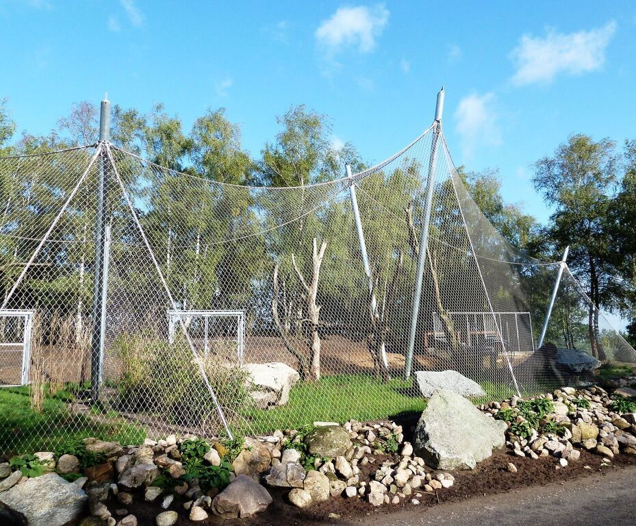 Stainless steel wire mesh systems for animal enclosures | MMA ...