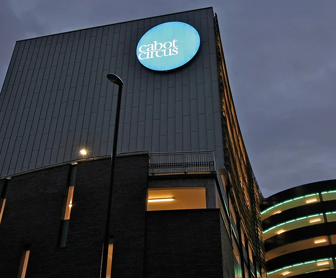 Bespoke wayfinding signage for shopping centre | fwdesign | ESI ...