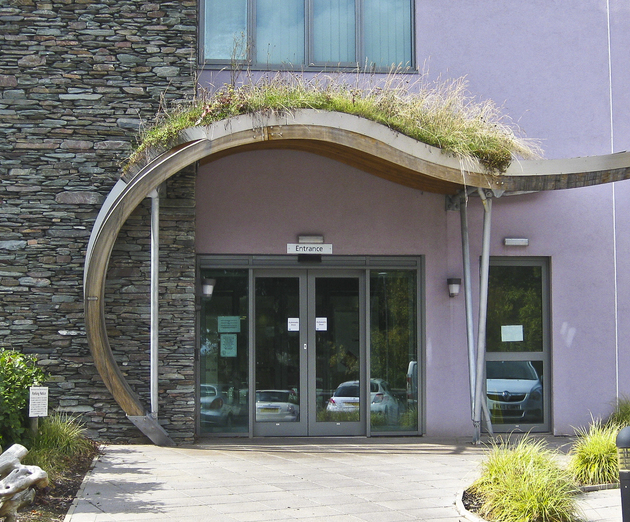 Green roof entrance canopy for NHS mental care unit | Handspring Design ...