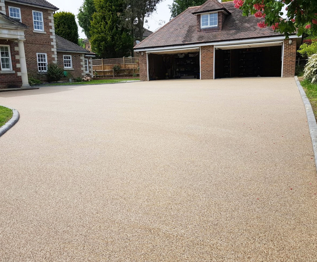 Clearstone® permeable resin bound driveway surfacing | Clearstone ...
