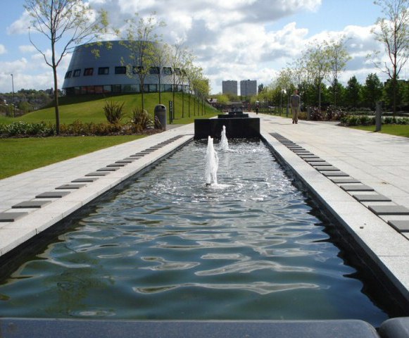 Fountain and lake water feature, Nottingham University | Fountains ...