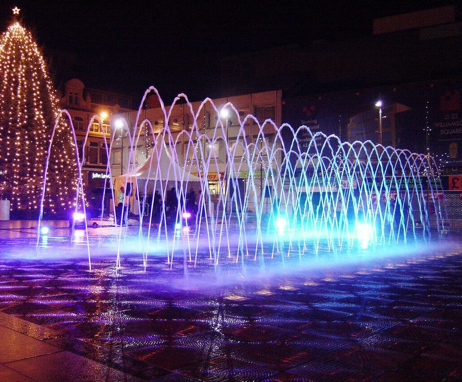 Dry plaza fountain, Greater Williamson Square, Liverpool | Fountains ...