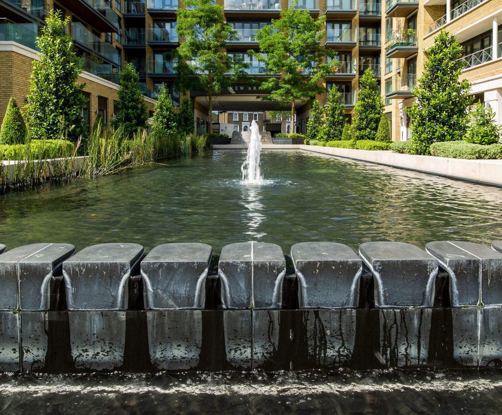 Fountains and water features - Kew Bridge, London | Fountains Direct ...