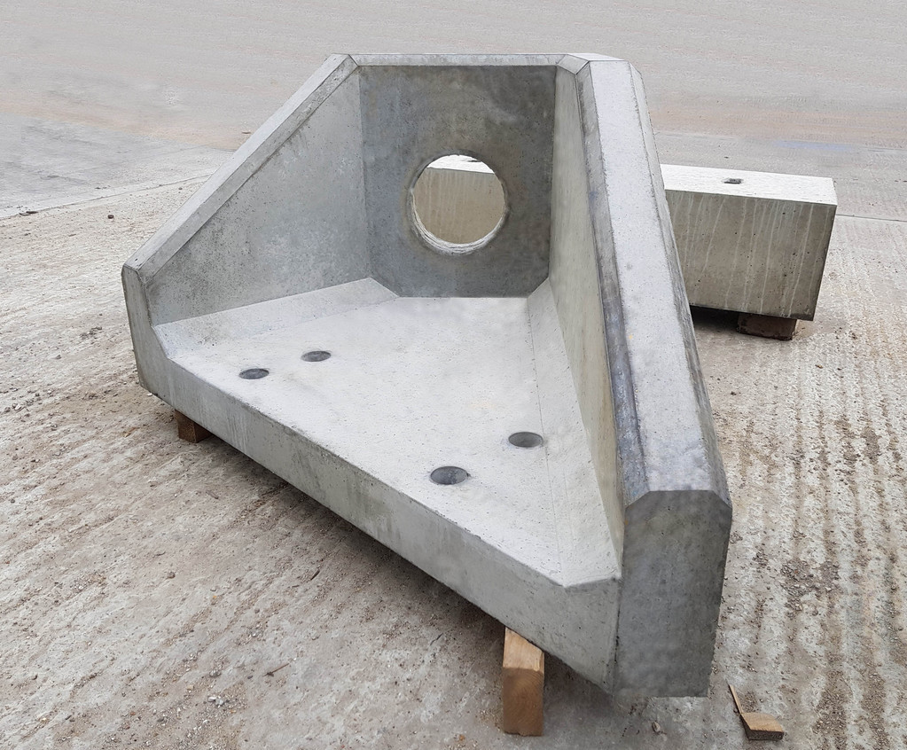 Angled precast concrete headwalls | Althon | ESI External Works