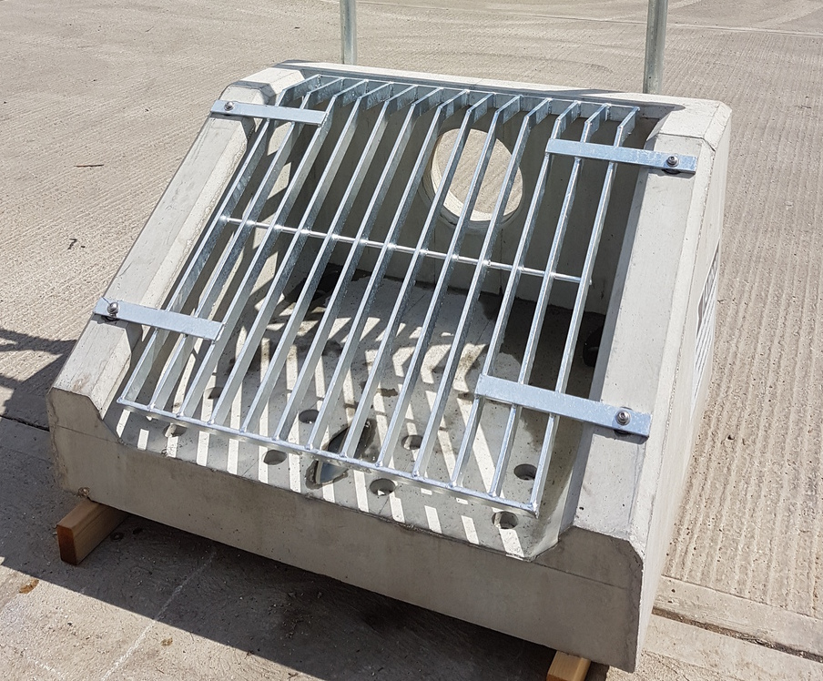 Rectangular precast concrete headwalls | Althon | ESI External Works