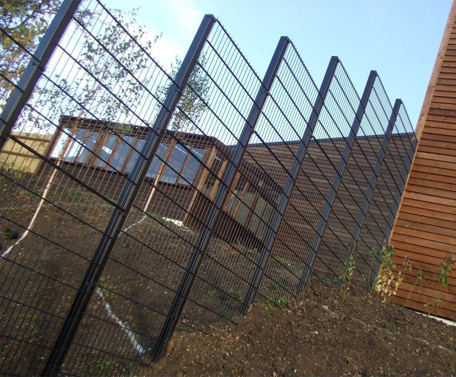 EuroGuard® Flatform welded mesh fencing | Jacksons Fencing | ESI ...