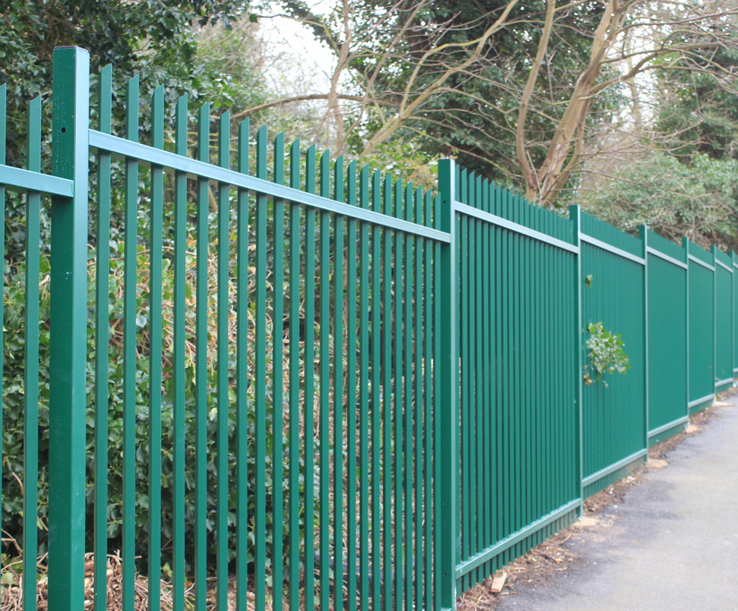 Vertical bar fencing secures golf club perimeter | Jacksons Fencing ...