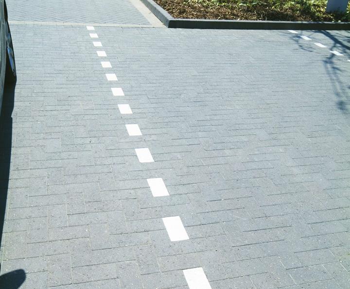 Concrete marker blocks for roads and pavements | Marshalls | ESI ...