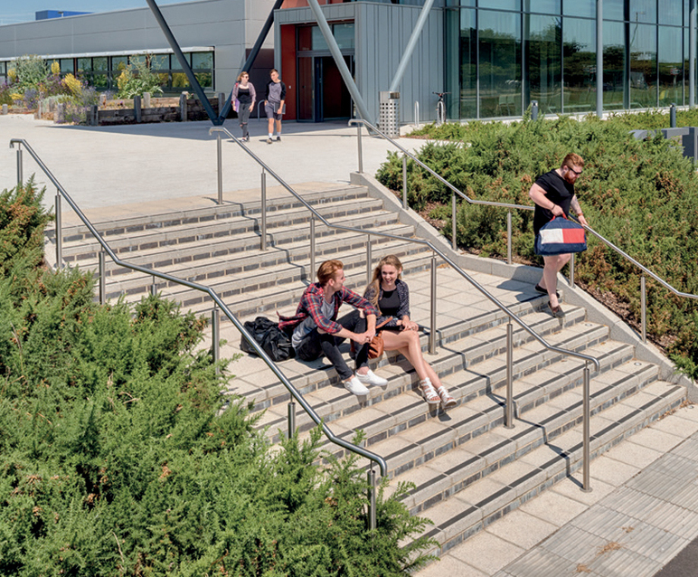 Concrete step treads and step risers | Marshalls plc - hard landscaping ...