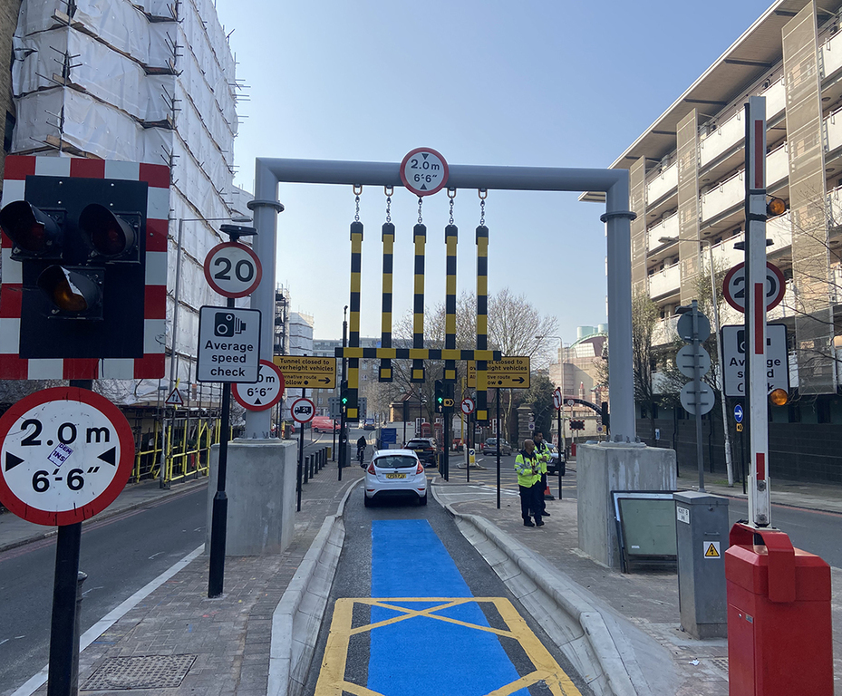 Large height barriers for highways | Nusteel Structures | ESI External ...