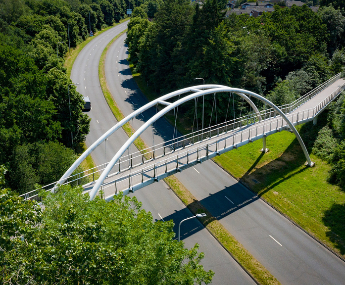 Steel sprung arch footbridge over A3095 at Bracknell | Nusteel ...