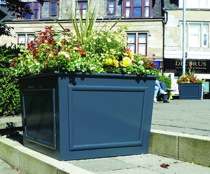 Castaway® planters for large feature planting | Plantscape | ESI ...