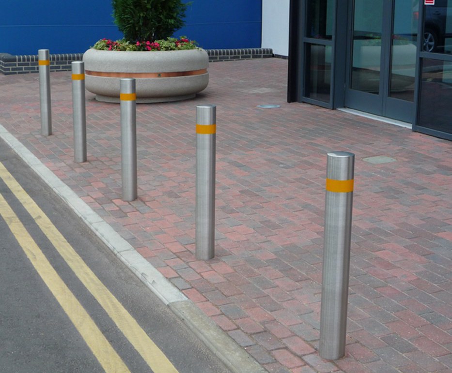 Trinity - stainless steel fixed post | AUTOPA | ESI External Works